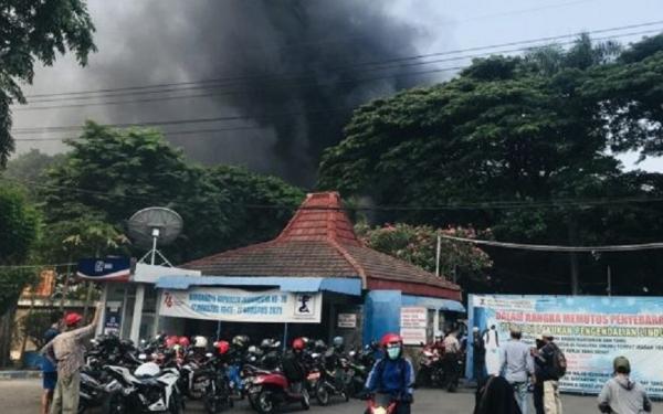 Pabrik Tekstil PT Mertex di Mojokerto Terbakar, Terdengar Ledakan Keras