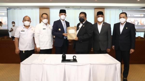 Sah, Pemprov dan DPRD Sumut Setujui Perubahan APBD Tahun Anggaran 2021 Sah, Pemprov dan DPRD Sumut Setujui Perubahan APBD Tahun Anggaran 2021