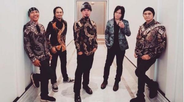 7 Lagu Terbaik Dewa 19 Tak Lekang Zaman, Nomor 5 Paling Fenomenal ...