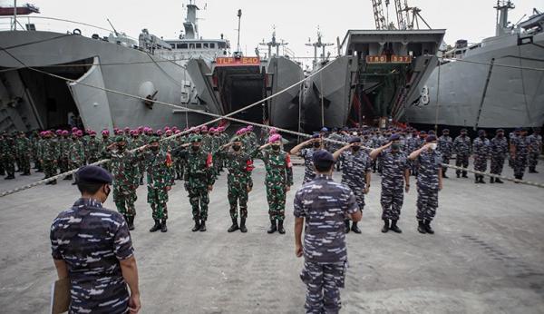 Prajurit TNI AL Bersiap Ikuti Latihan Operasi Pendaratan Administrasi