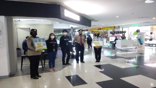 Covid-19 Melonjak, Srikandi Pamobvit Razia Prokes di Pusat Keramaian ...