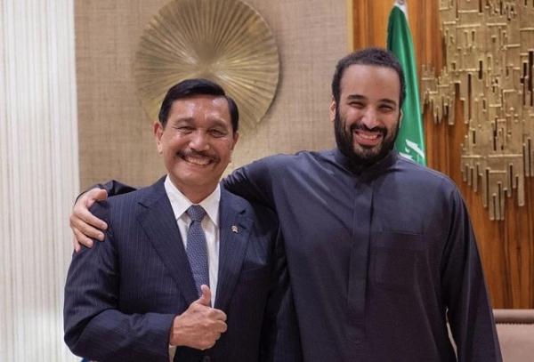 Luhut Dapat Kain Kiswah dan Kunci Ka'bah usai Bertemu Pangeran MBS Luhut Dapat Kain Kiswah dan Kunci Ka'bah usai Bertemu Pangeran MBS