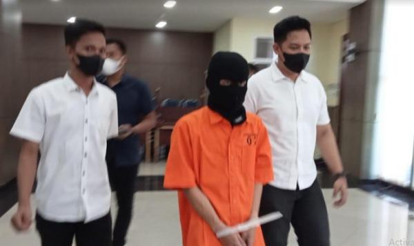 Putus Cinta, Pemuda Agam Sebar Foto Vulgar Mantan di Media Sosial