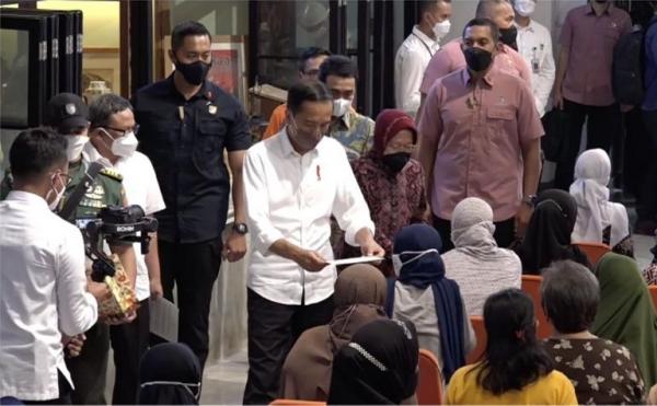 Presiden Apresiasi Pencapaian Pos Indonesia Salurkan BLT Minyak Goreng 98,3 Persen dalam 14 Hari