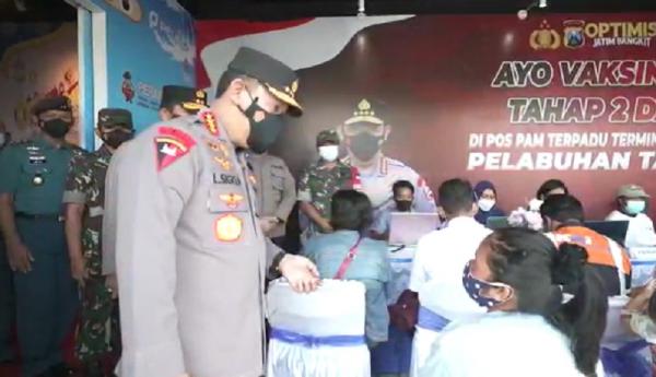 Tinjau Pelabuhan Tanjung Perak, Kapolri Pastikan Kapal Kurangi Kemacetan Arus Mudik