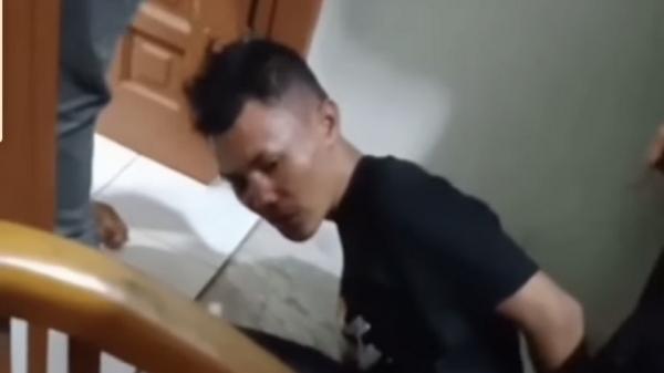 Kepergok Mau Gasak Motor, Maling di Bekasi Diikat Warga Kepergok Mau Gasak Motor, Maling di Bekasi Diikat Warga