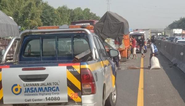 Ngeri, 4 Kendaraan Tabrakan Beruntun di Tol Japek Karawang, 3 Luka-luka