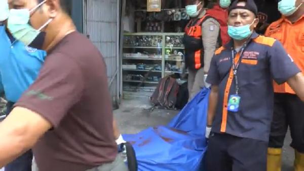 Pemilik Toko Listrik di Surabaya Ditemukan Tewas Membusuk Pemilik Toko Listrik di Surabaya Ditemukan Tewas Membusuk