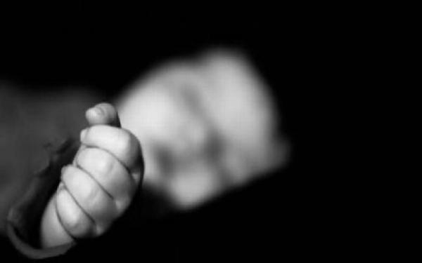 Kedinginan, Bayi yang Dibuang di Kebun Durian Malang Meninggal Dunia Kedinginan, Bayi yang Dibuang di Kebun Durian Malang Meninggal Dunia
