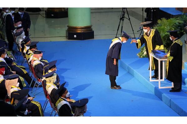 UII Wisuda 570 Lulusan, Rektor: Sarjana Baru Harus Inovatif dalam Berkarya