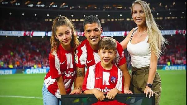 Profil dan Biodata Delfina Suarez, Putri Cantik Luis Suarez yang Sering ...