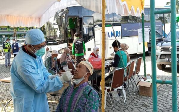 Kloter 1 Jemaah Haji Kalsel Tiba di Tanah Air, Satu Orang Wafat Kloter 1 Jemaah Haji Kalsel Tiba di Tanah Air, Satu Orang Wafat