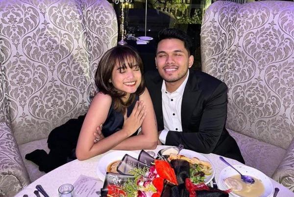 Thariq Halilintar Kasih Cincin ke Fuji, Tanda Segera Menikah? Thariq Halilintar Kasih Cincin ke Fuji, Tanda Segera Menikah?