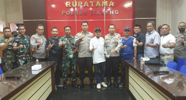1.638 Personel Gabungan Amankan Laga Arema FC vs Persija Jakarta 1.638 Personel Gabungan Amankan Laga Arema FC vs Persija Jakarta
