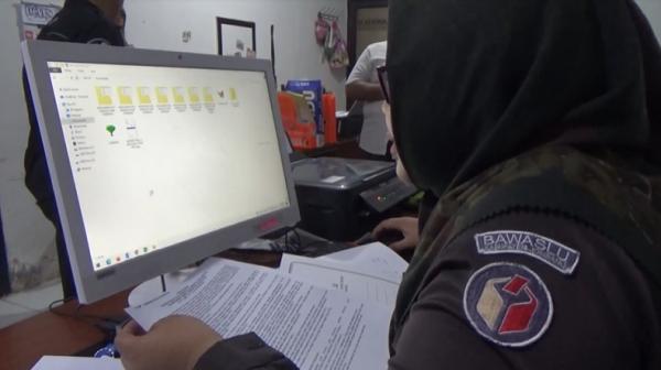 Namanya Dicatut Jadi Anggota Parpol, Warga Jombang Ramai-ramai Lapor ke Bawaslu