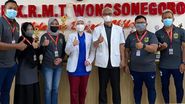 PSIS Semarang Rekrut Dokter Tim Baru, Netizen: Tak Kiro Pak Ganjar PSIS Semarang Rekrut Dokter Tim Baru, Netizen: Tak Kiro Pak Ganjar