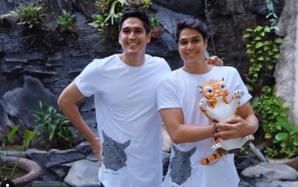 11 Artis Kembar di Indonesia yang Populer, Nomor 9 Tak Banyak yang Tahu