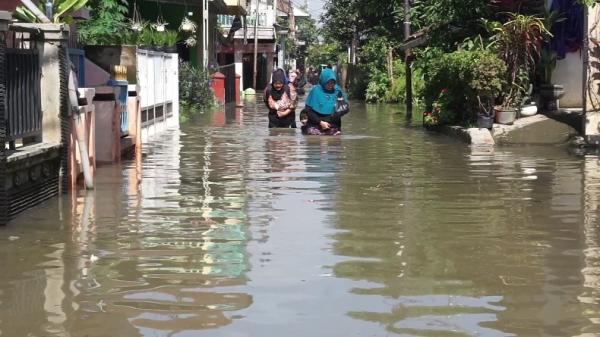 Sungai Citarum Meluap, Permukiman di Bandung Terendam Banjir hingga Setengah Meter