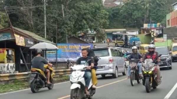 Lalu Lintas Padat di Jalur Puncak-Cianjur, Berlakukan Ganjil Genap dan Satu Arah