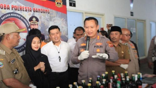 Polisi Bongkar Peredaran Obat Terlarang di Bandung, Sita Ribuan Butir Tramadol dan Hexymer