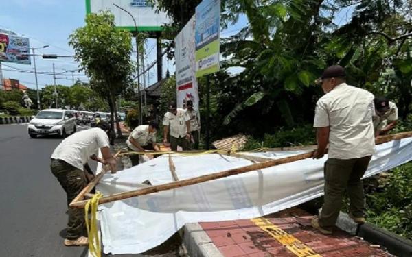 Spanduk dan Baliho di Bali Dicopoti Satpol PP, Ada Apa?