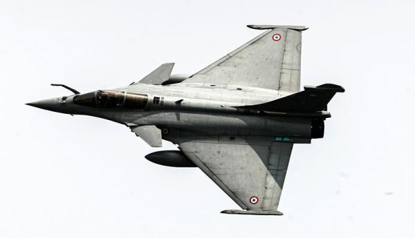 Begini Manuver Pesawat Tempur Rafale di Langit Jakarta