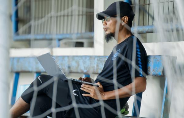Direktur Akademi PSIS Semarang Rangkap Tugas Jadi Kepala Analisis Tim ...