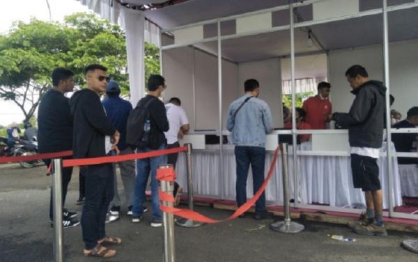 Ratusan Penonton WSBK Mulai Berdatangan ke Sirkuit Mandalika Ratusan Penonton WSBK Mulai Berdatangan ke Sirkuit Mandalika