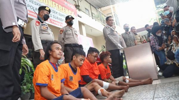 Melawan Petugas, 4 Residivis Curanmor di Surabaya Dihadiahi Timah Panas
