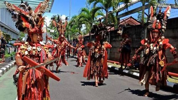 9 Tradisi Unik Suku Minahasa, Nomor 5 Upacara Toki Pintu atau Antar Harta