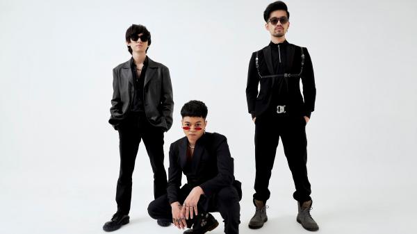 Lirik Lagu Glorious – Weird Genius dan Terjemahan, Soundtrack Piala ...