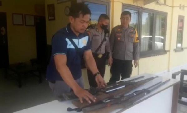 Datangi Kantor Polisi, 20 Warga Merangin Sukarela Serahkan Senpi Rakitan