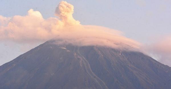 Fakta Menarik Semeru, Salah Satu Gunung Tertinggi di Indonesia