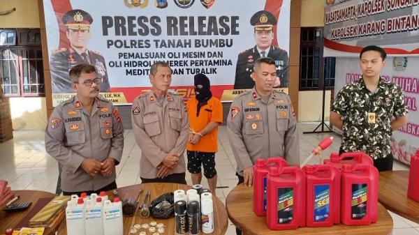 Tergiur Cuan Jutaan Rupiah, Pria Tanbu Bisnis Oli Oplosan Tergiur Cuan Jutaan Rupiah, Pria Tanbu Bisnis Oli Oplosan
