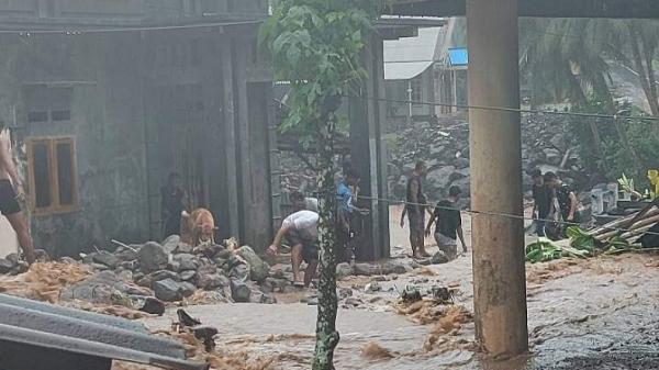 Banjir Bandang Landa Sitaro, Satu Warga Tewas Ratusan KK Mengungsi