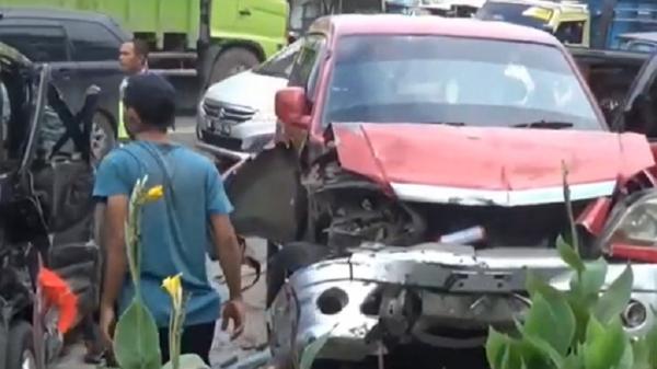 2 Minibus Tabrakan di Jalan Lintas Medan, 3 Orang Luka-Luka