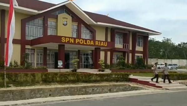5 Fakta Polisi Tikam Polisi di SPN Polda Riau, Bripka WF Serahkan Diri ...