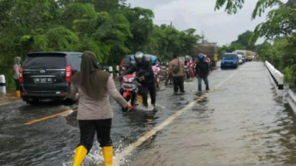 Masyarakat Pesisir Pangkalpinang Diimbau Waspada Banjir Rob selama Nataru