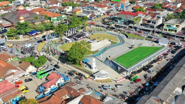 Alun-Alun Singaparna Tasikmalaya Selesai Direvitalisasi, Kini Rapi dan ...