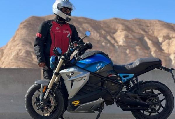 Pria Ini Cetak Rekor Dunia Kendarai Motor Listrik Sepanjang 12.749 Km ...