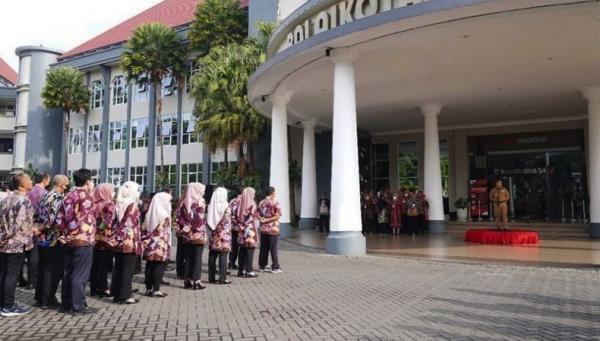Pj Wali Kota Batu Ingatkan Para ASN Tak Alergi Keluhan Warga Pj Wali Kota Batu Ingatkan Para ASN Tak Alergi Keluhan Warga