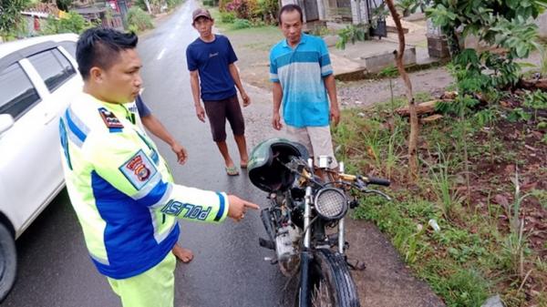 Hindari Pejalan Kaki hingga Adu Banteng dengan Motor Lain, Pria di ... Hindari Pejalan Kaki hingga Adu Banteng dengan Motor Lain, Pria di ...