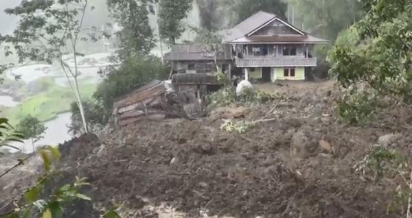 Tebing Longsor, 6 Rumah Warga di Toraja Utara Rusak