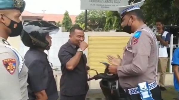 Tak Pakai Helm, Anggota DPRD Sikka Terjaring Razia Polisi