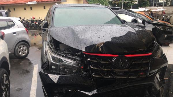Penampakan Mobil Fortuner Ringsek Milik Pelaku Aksi Koboi di Senopati