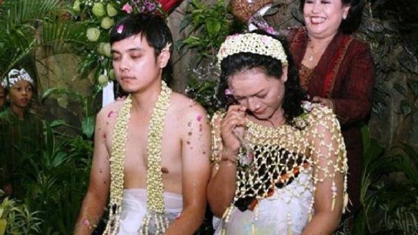 Mengenal Upacara Tingkeban, Perayaan Adat Jawa 7 Bulanan Bayi dalam Kandungan - Bagian 2