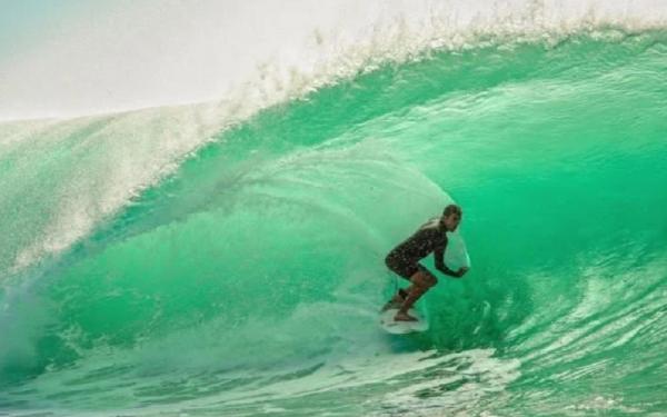 7 Tempat Surfing di Bali dengan Ombak Menantang Favorit Wisatawan