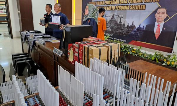 Polda Jateng Bongkar Pencurian Data Pribadi untuk Registrasi Kartu ... Polda Jateng Bongkar Pencurian Data Pribadi untuk Registrasi Kartu ...