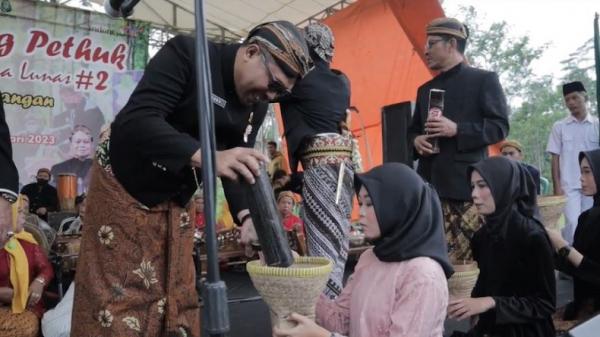 Mengenal Tradisi Pring Petuk, Sikap Taat Pajak Warga di Banjarnegara