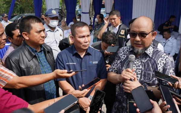 Novel Baswedan Gugat UU KPK Soal Batas Usia Pimpinan ke MK Novel Baswedan Gugat UU KPK Soal Batas Usia Pimpinan ke MK